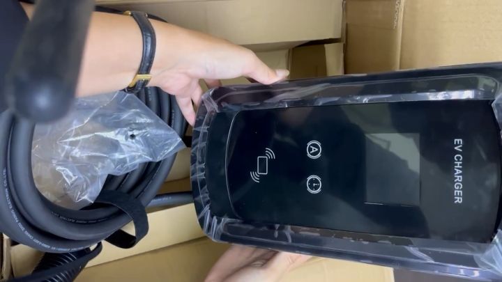 EV Charger 22KW 7KW 16A 32A 1 or 3 Phase EVSE Wallbox EV Charging Station with Type 2 Cable BYD ...