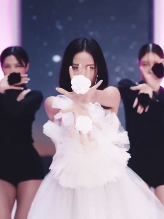 BLACKPINK Jisoo Hand Flower Ring Hand Shake Flower Props Flower Singing ...