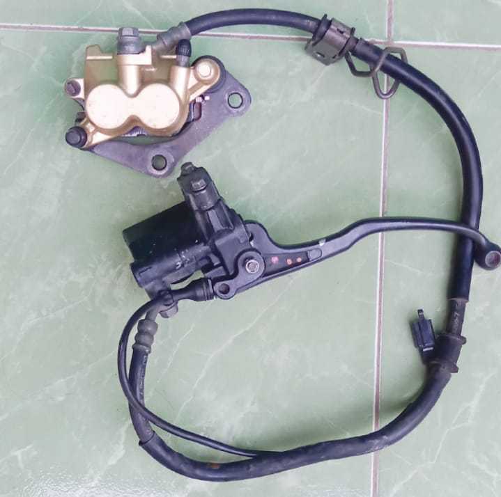 KALIPER SET MASTER REM DEPAN YAMAHA VIXION OLD SIAP PAKAI BEKAS ...
