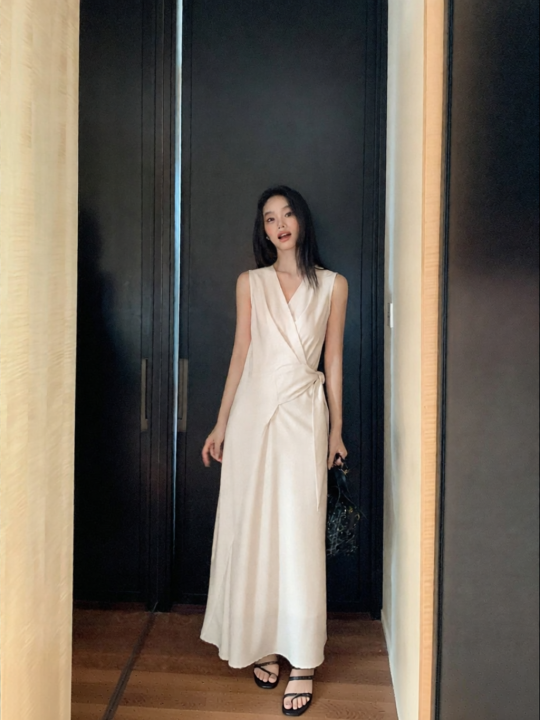 ALOHA LU | Đầm Dáng A Không Tay Cổ V Phong Cách Pháp Màu Trắng Elegance ...