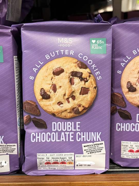 Marks and Spencer 8 All Butter Double Chocolate Chunk Cookies NEW ...
