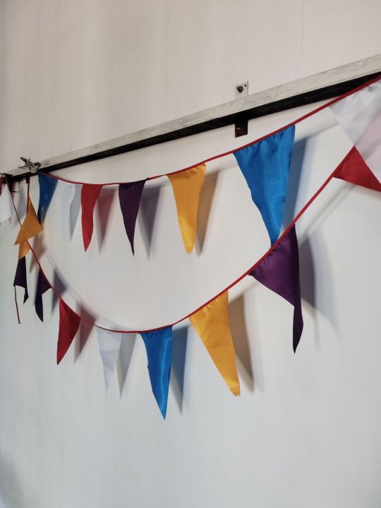 Bendera renteng segitiga (50 meter) banner pesta bendera rantuy ...