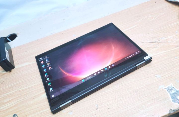 Laptop 2in1 Lenovo ThinkPad Yoga X390 Flip 360• Touchscreen Procc Intel ...