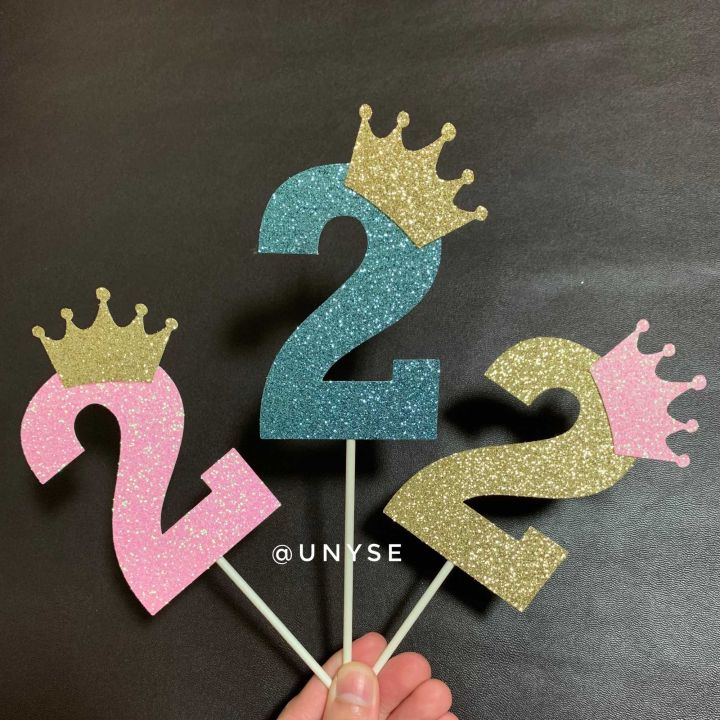 GOLD PINK BLUE Number 2 Crown Blink Sparkling Shiny Two Second ...