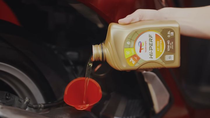 Total Hi-Perf 4T 500 Scooter Engine Oil 10W-30 800ml for Motorcycles ...