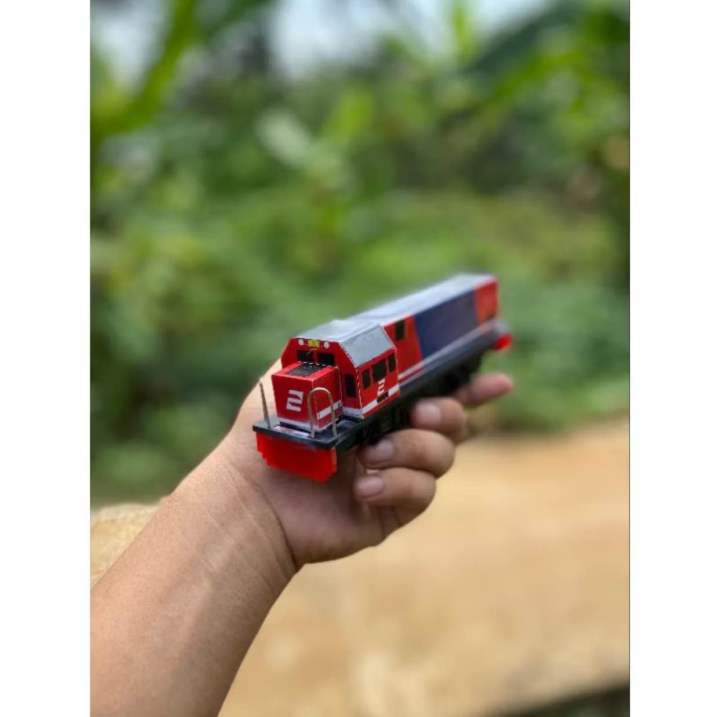 Miniatur Kereta Api Lokomotif CC201 Spesial, Mesin bisa jalan, Paling ... Miniatur Kereta Api Lokomotif CC201 Spesial, Mesin bisa jalan, Paling ...