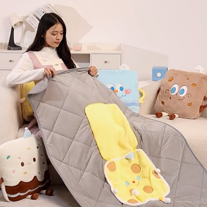 🍞หมอนผ้าห่ม 2 in 1 ลายขนมปังชีส | จัดส่งทันที 🚛 | Lazada.co.th