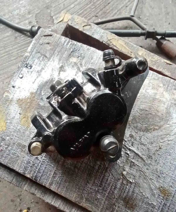 kalifer kaliper pala baby depan Honda Vario lama barang second asli ...
