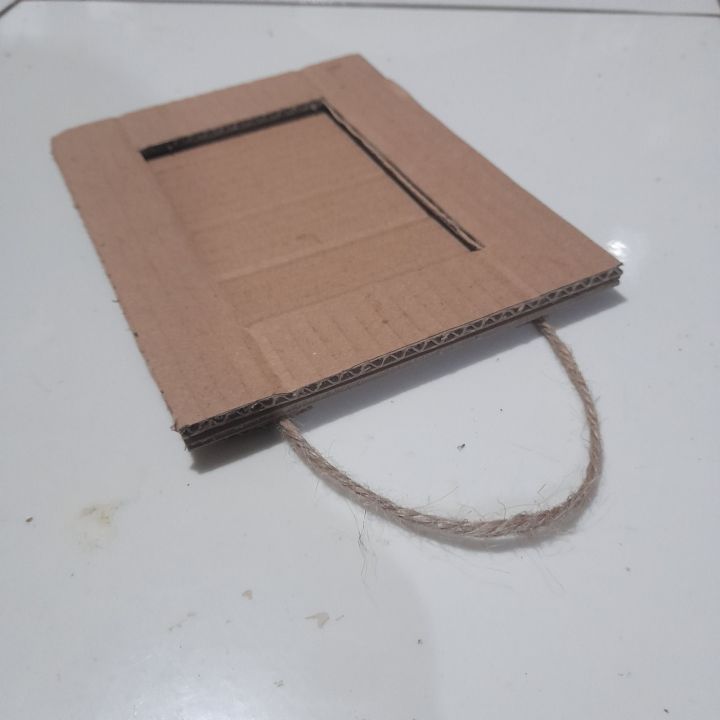 Bingkai foto ukuran 3R polosan dari kardus Bahan prakarya Bingkai ini ...