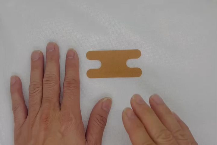 HB plus plaster พลาสเตอร์ปิดแผล แผ่นใหญ่ พลาสเตอร์ปิดแผลทางการแพทย์ ติด ...