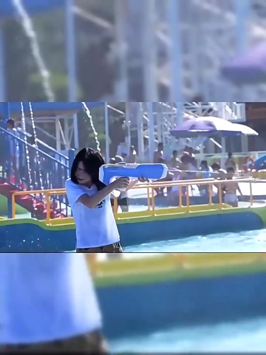 QQ toys ปืนฉีดน้ำของเล่น ปืนฉีดน้ำไฟฟ้า ดูดซึมน้ำอัตโนมัติ ยิงระยะไกล 12 เมตร ถังเก็บน้ำความจุ ...