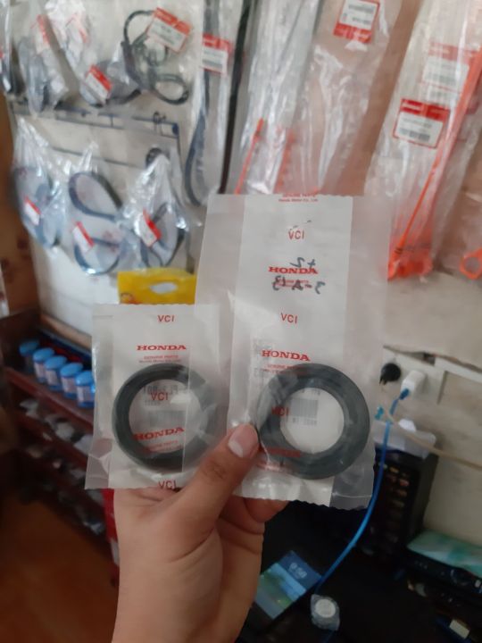 Honda Original Axle Oil seal Left and Right for FD MT 1.8 | Lazada PH