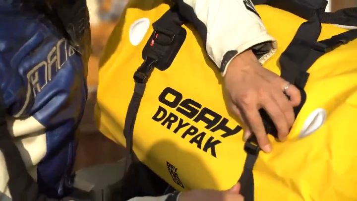 [LIULIU MEI]การส่งของรวดเร็ว รถจักรยานยนต์ไฟท้ายกันน้ำกระเป๋าเดินทางกลางแจ้งกระเป๋าเดินทาง Roll ...