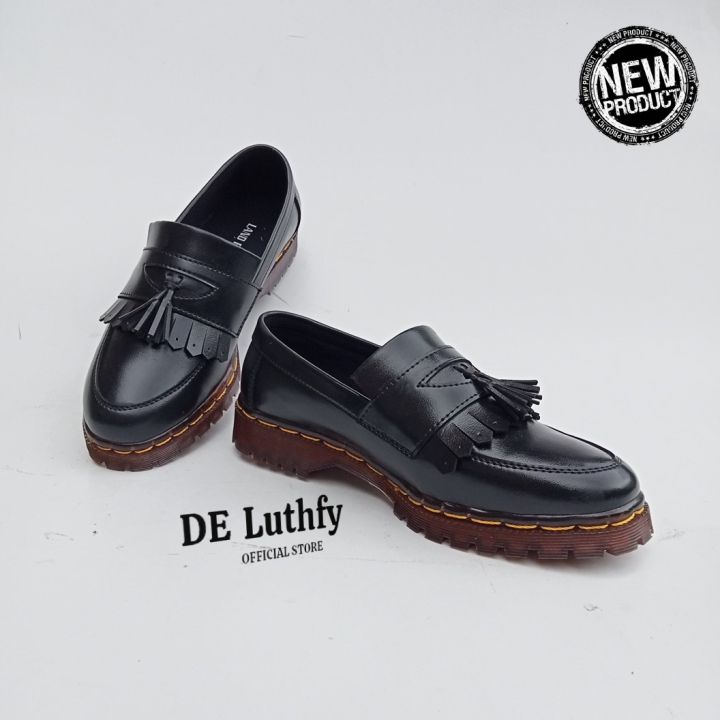 Sepatu Loafers wanita Tassel Kasual Pormal / Docmart Slip on cewek ...