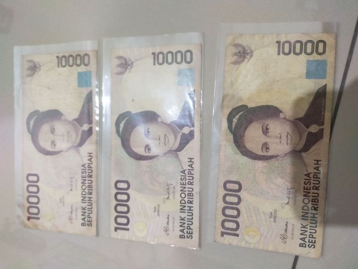 1998 10000 rupiah bank Indonesia banknote sepuluh 10 ribu rupiah Wang ...
