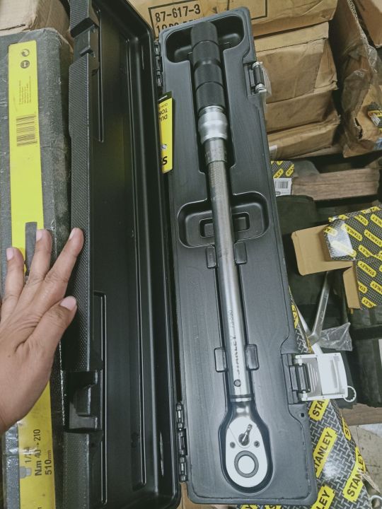 STANLEY TORQUE WRENCH 1/2 DRIVE CLICK.TYPE #73-590 30 -150 FT (40-200NM ...