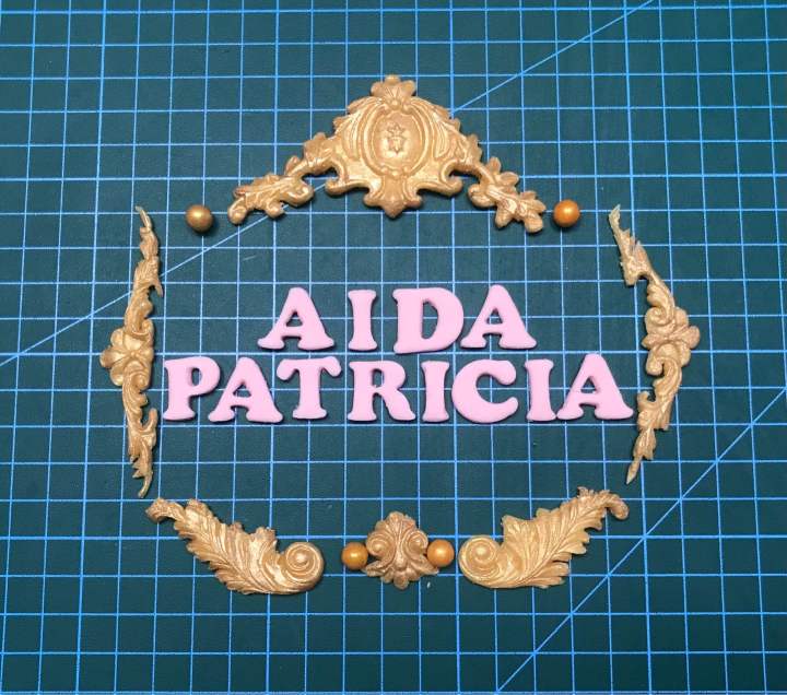 Edible Gold frame with name fondant | Lazada PH