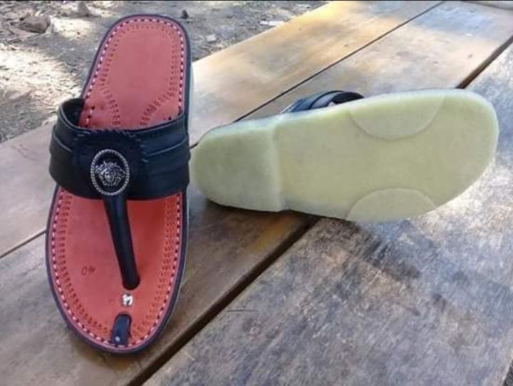 Sandal Kulit Sandal Pria Sandal Tarumpah Sandal Etnik Tradisional ...