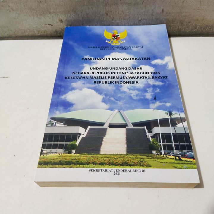 Buku Panduan Pemasyarakatan Undang-Undang Dasar Negara Republik Indonesia Tahun 1945 | Lazada ...