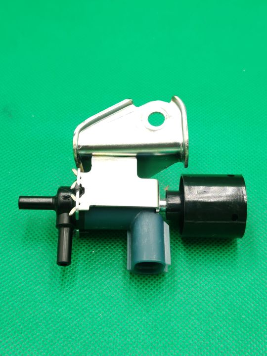 แจ๊คกั่ม VALVE ASSY VACLUM TOYOTA (90910-12281) แท้สอบถามได้ครับ ...