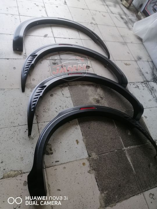 Toyota Innova 2004-2024 Slim Fender Flare With Reflector | Lazada PH