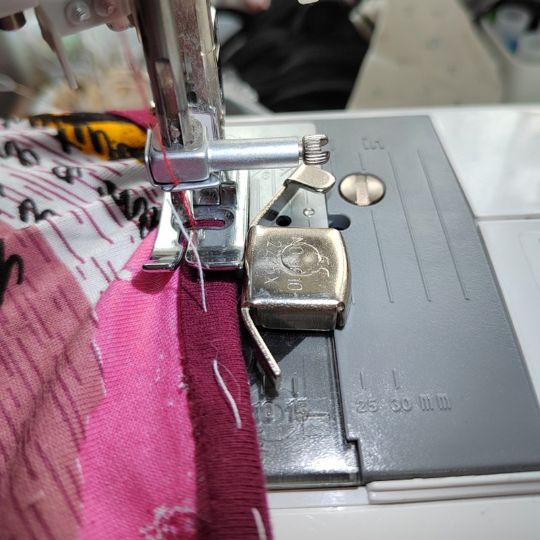 2 Pcs Magnetic Seam Guide for Domestic and Industrial Sewing Machines ...