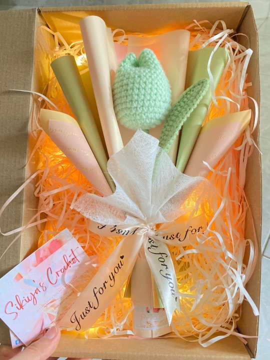 Crocheted Tulip + Lights + Wrap + Box | Lazada PH