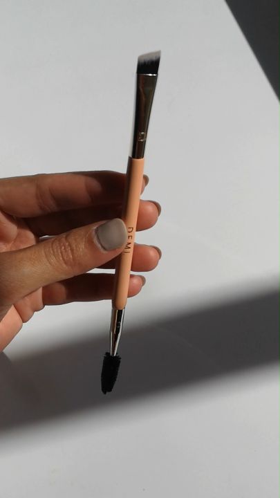 [1 แถม 1] - #015 แปรงเขียนคิ้ว แปรงทาคิ้ว – Double Brow Brush - Demitools | Lazada.co.th