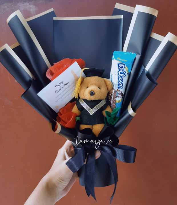 buket wisuda/bouquet graduation/bucket/coklat/bunga/hadiah | Lazada ...