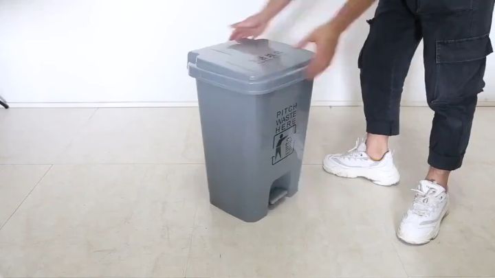 Foot operated large trash cans, household classified trash cans ...