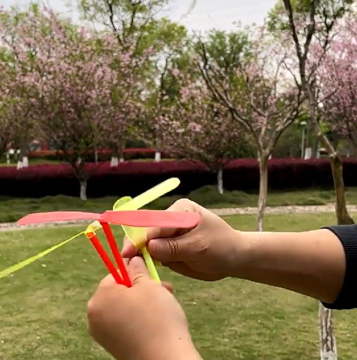 Chong chóng quay tay cho bé, đồ chơi chong chóng chuồn chuồn nhựa mầm ...