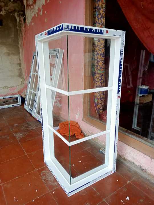 Kusen kaca mati sudut ukuran 120 x 50 x 50, lengkap tinggal pasang aja ...