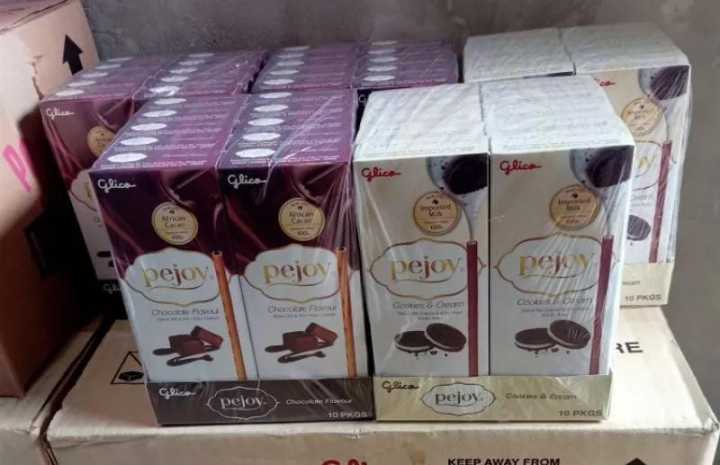 Biskuit stick Glico pejoy coklat 1 press isi 10 pejoy cookies & cream ...