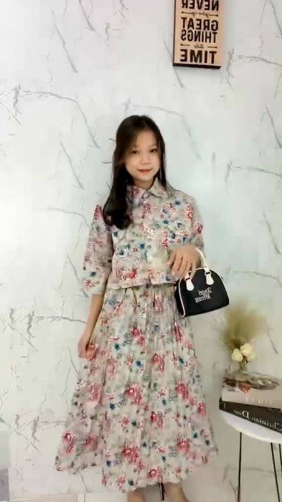One Set Wanita Nature Korean Vintage Kemeja Crop & Rok Midi Plisket ...