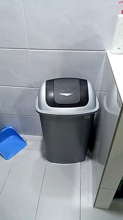 Swing Top Garbage Bin With Swing Lid / Dustbin / Waste Paper Bin ...