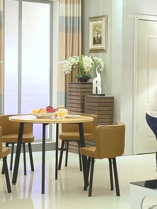 Scandinavian minimalist reception table office leisure small round ...