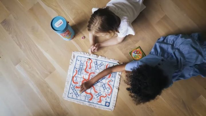 Chuckle and Roar 3 in 1 Family Game Set. Snakes and Ladders, Tic Tac ...