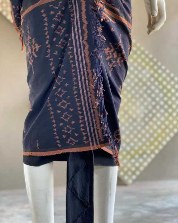 Saputan tenun Ikat gringsing lasem bali || Saput bali.pakaian Adat Bali ...