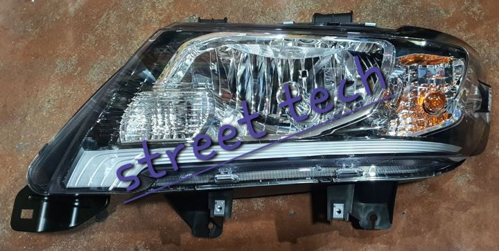 Isuzu Crosswind 2017-2019 Genuine Headlight | Lazada PH