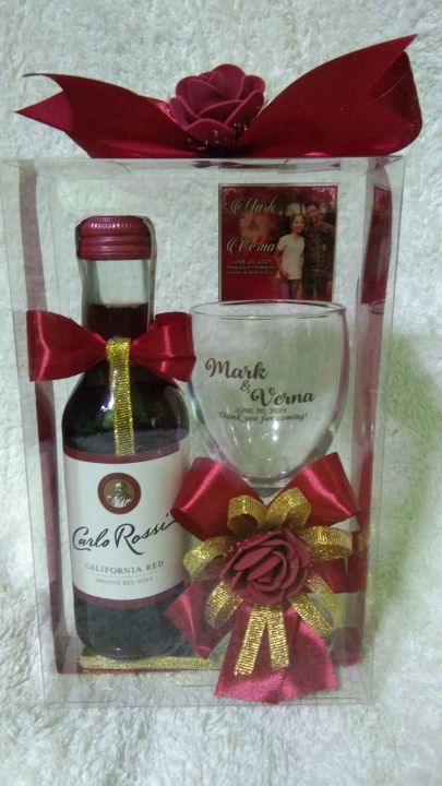 Wedding favors for principal sponsors | Beachweddingtips.com