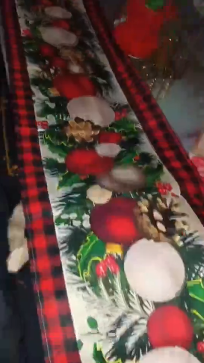 Snowflakes Christmas Table Runner Seasonal Winter Kitchen Dining Table ...