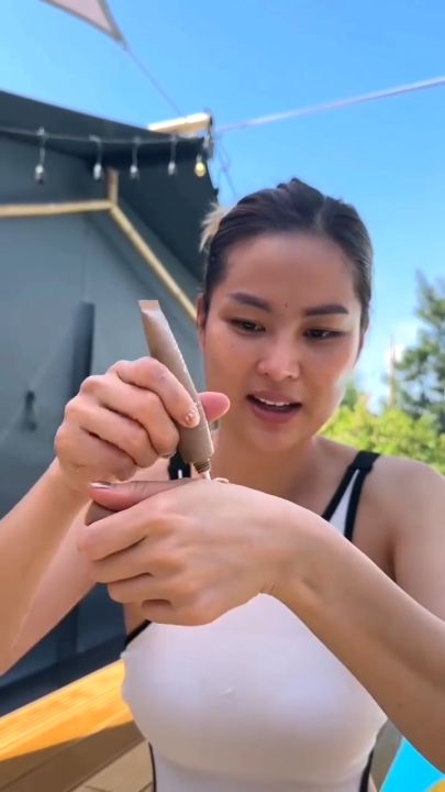 ครีมกันแดดจิตภักดี Sunscreen Jitpakdee SPF50PA+++ UVA / UVB กันแดดจิตภักดี 1 หลอด 15ml. ปกปิด ...