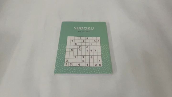 Sudoku Activity Book For Adults & Kids With 250 Puzzles (288 Pages ...