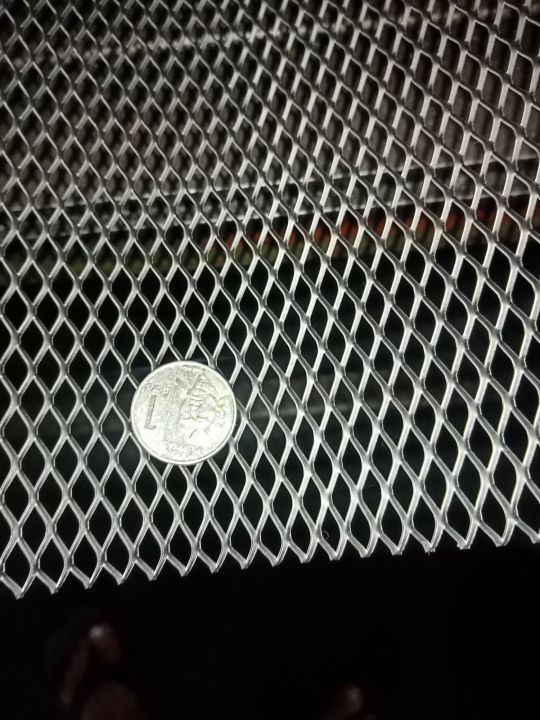 Expanded metal 1/4" x 1/2" holes size opening, gauge22 thickness(0.7mm ...