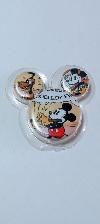 เข็มกลัด mickey mouse collab uniqlo ขนาด 3 × 2 5 นิ้ว | Lazada.co.th