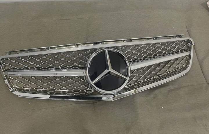 Mercedes Benz W204 Coupe 2 Doors Amg c63 front grill grille sarung logo ...