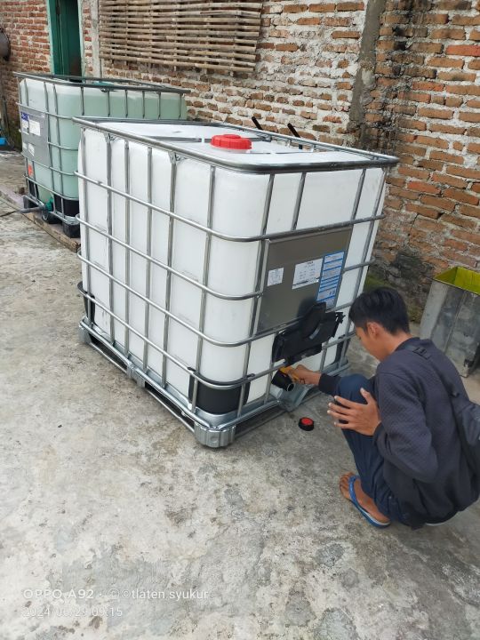 tandon air 1000liter.tandon kotak 1000l.bahan awet dilengkapi rangka ...