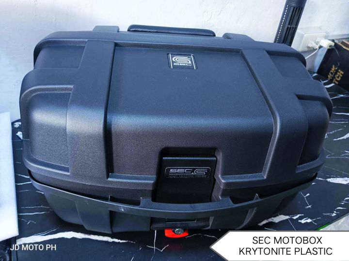 SEC MOTOBOX KRYTONITE HARD PLASTIC TOP BOX with BACKREST AND FREEBIES ...