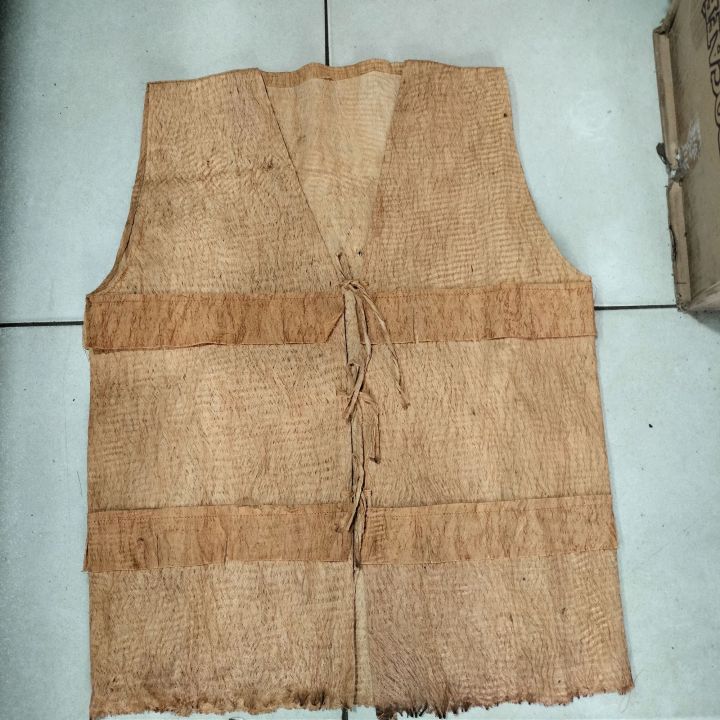 rompi kulit kayu asli . baju adat dayak. baju festival suku dayak ...