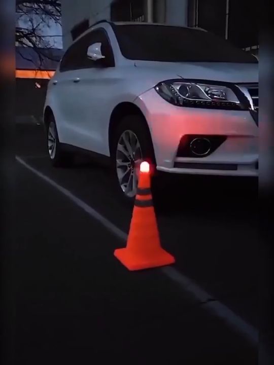 Reflective Traffic Cone With Led Light Folding Car Safety Warning Sign ...